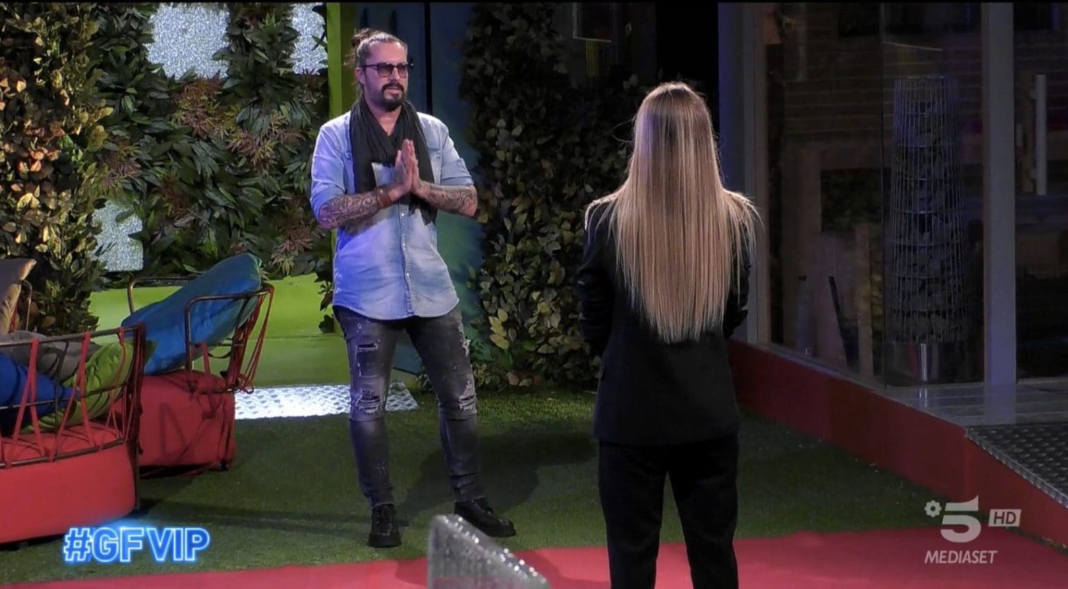 Al GFVip Sophie Codegoni incontra il papà Stefano, Signorini: "Sembra ...