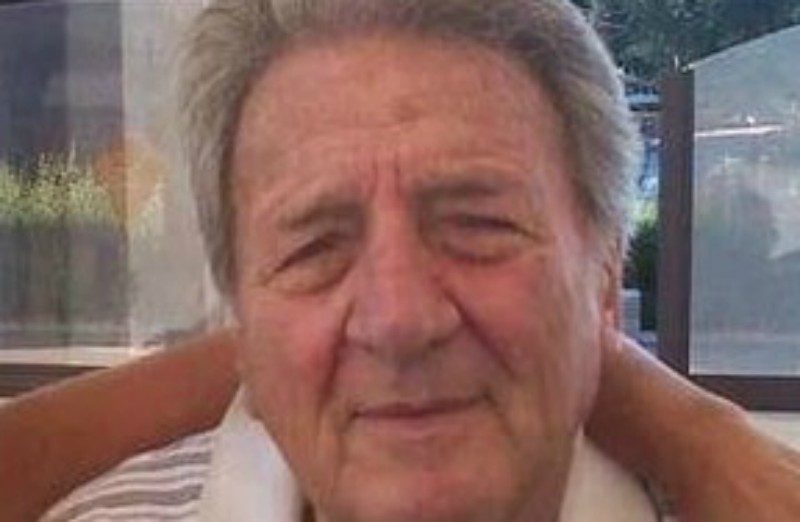 Nando Iori, 86 anni, travolto dal suo taxi mentre si trovava in garage