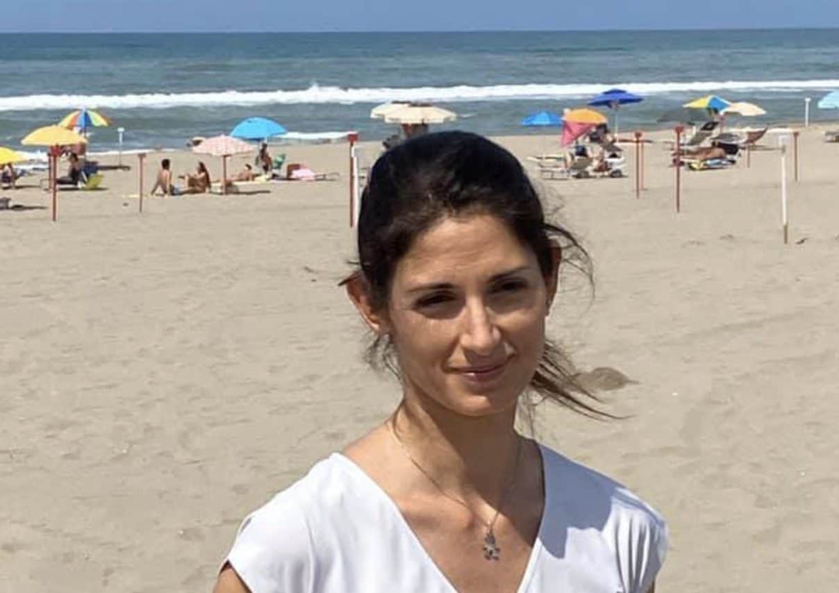 Piccioni decapitati e abbandonati su spiaggia di Ostia, Raggi ...