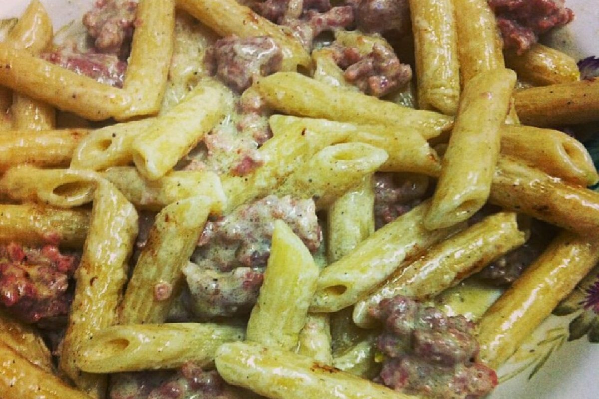 Pasta alla zingara: la ricetta del primo piatto facile e gustoso