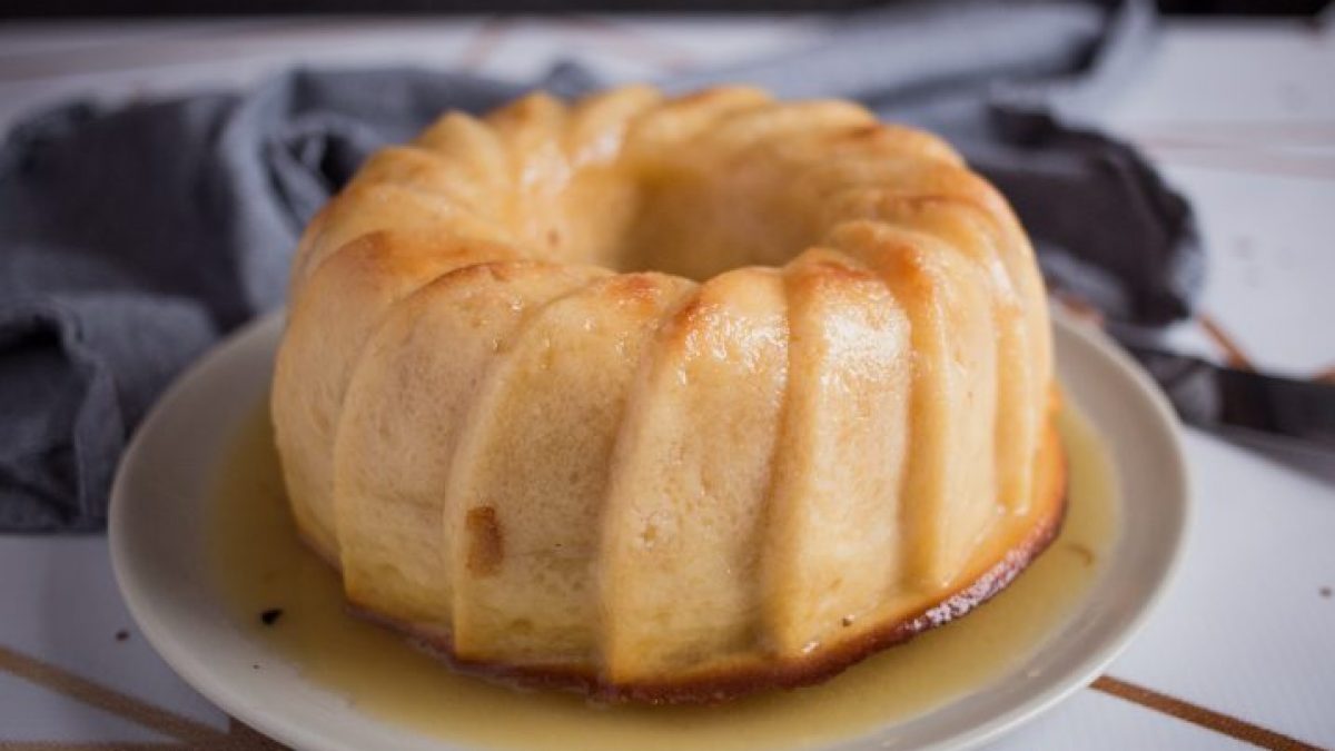 Torta al rum e gocce di cioccolato: la ricetta del dolce soffice e ...