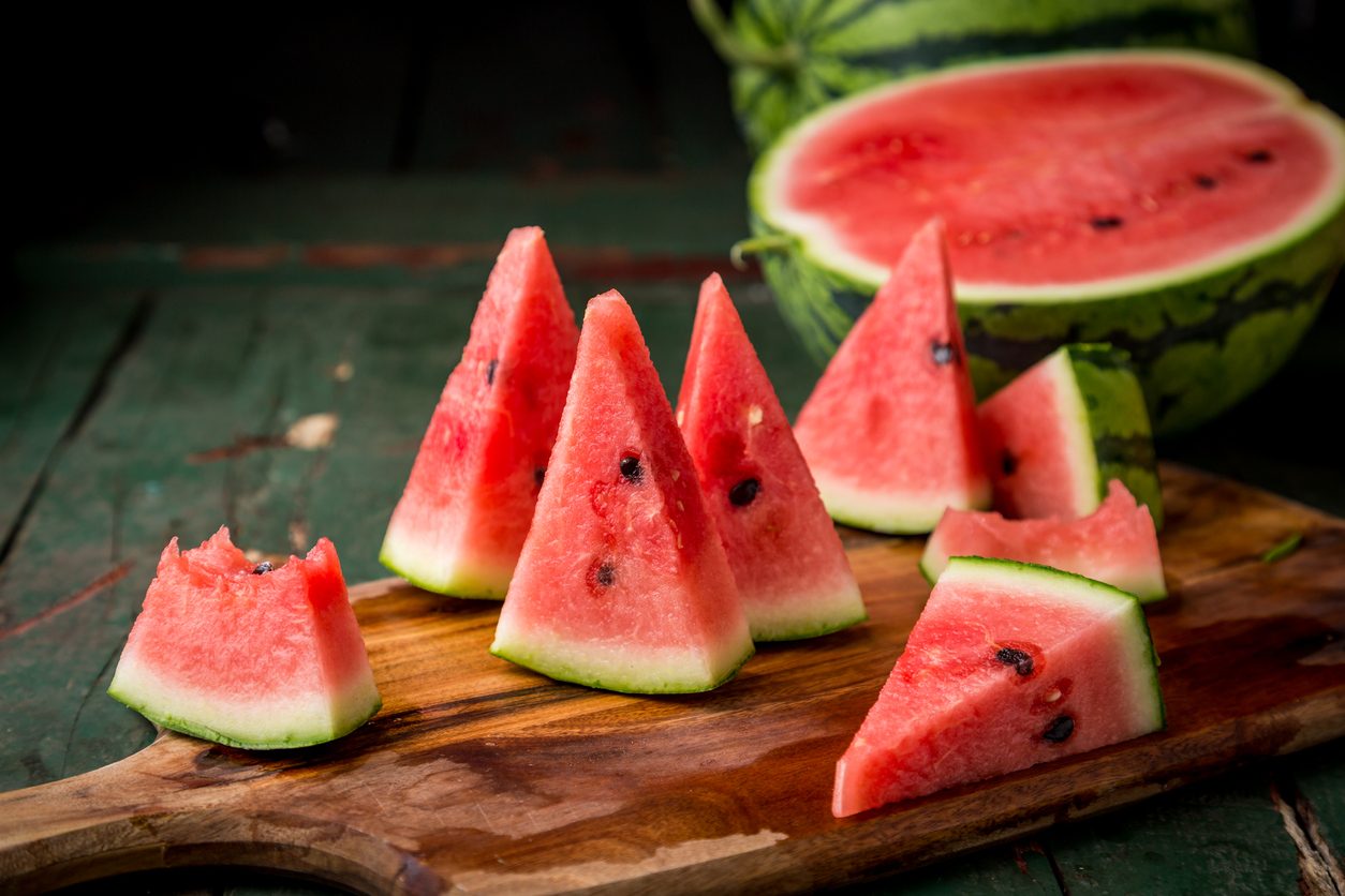 6 frutti di cui dovreste mangiare anche la bucce e semi