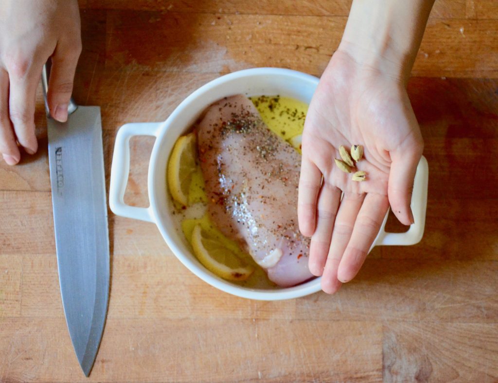 Pollo marinato con olio e limone: la ricetta del secondo morbido e succoso