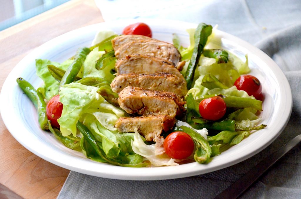 Pollo marinato con olio e limone: la ricetta del secondo morbido e succoso