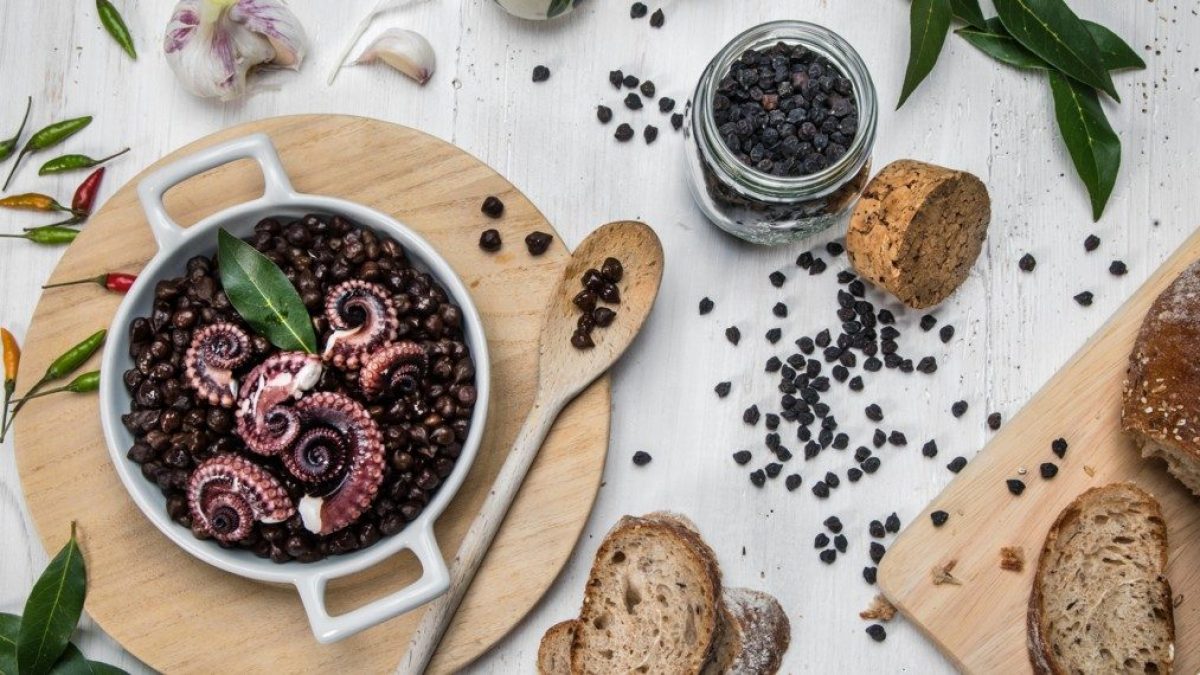 Il cece nero della Murgia: storia, proprietà e usi in cucina