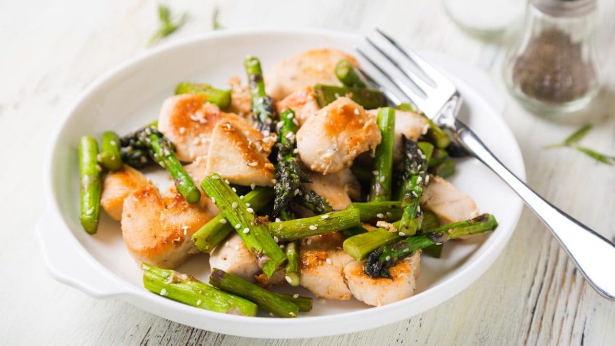 Pollo al parmigiano: la ricetta del secondo piatto cremoso e delizioso