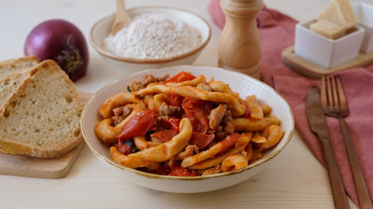 Fusilli alla cilentana al sugo: la ricetta del piatto tipico della ...
