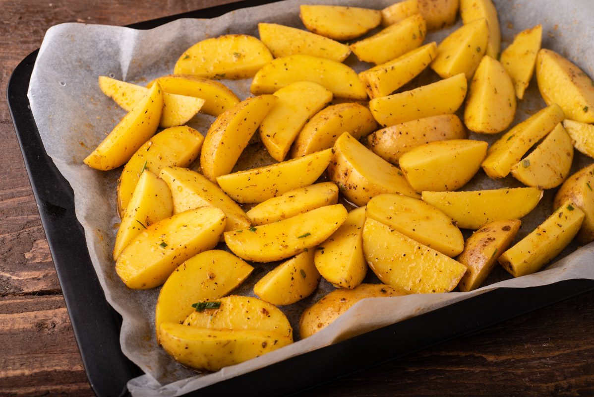 Patate greche: la ricetta del contorno fragrante e irresistibile