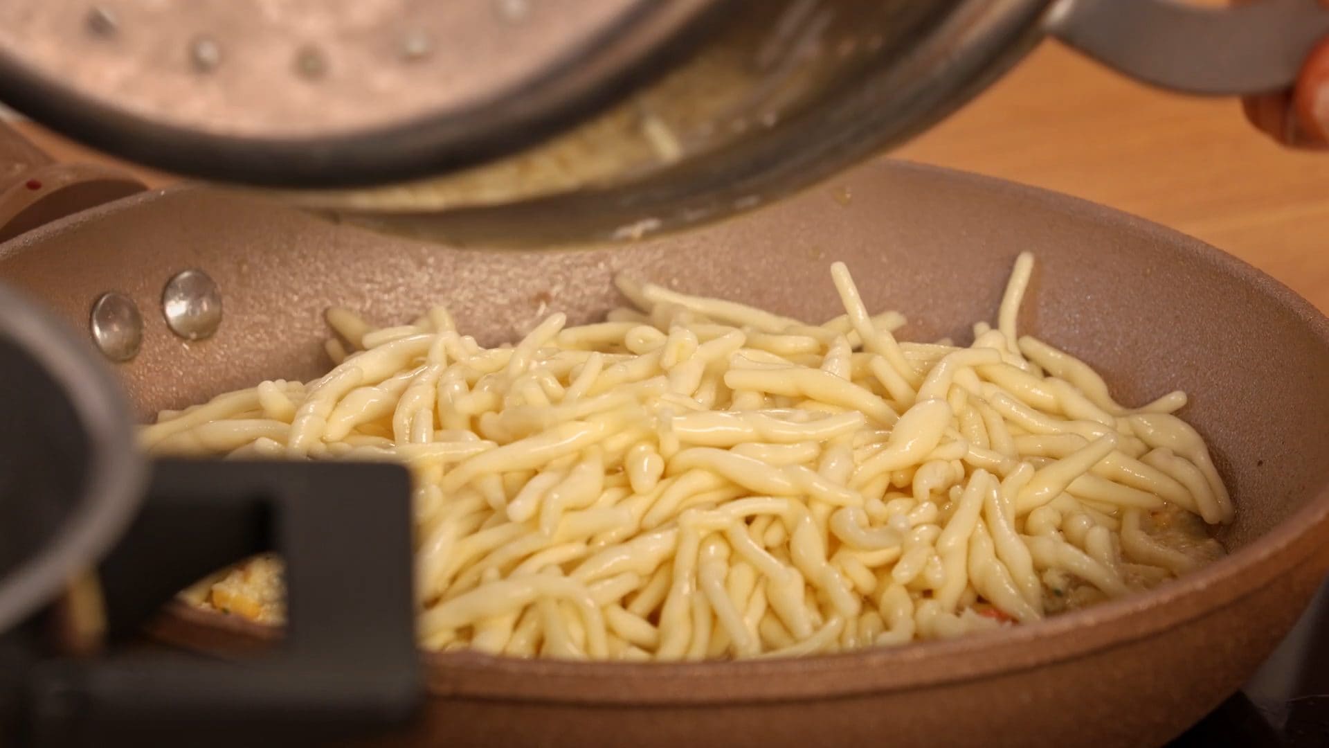 Trofiette con salsa di noci: la ricetta semplice da preparare in pochi ...