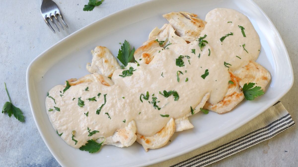 Pollo tonnato - la ricetta della variante gustosa e saporita