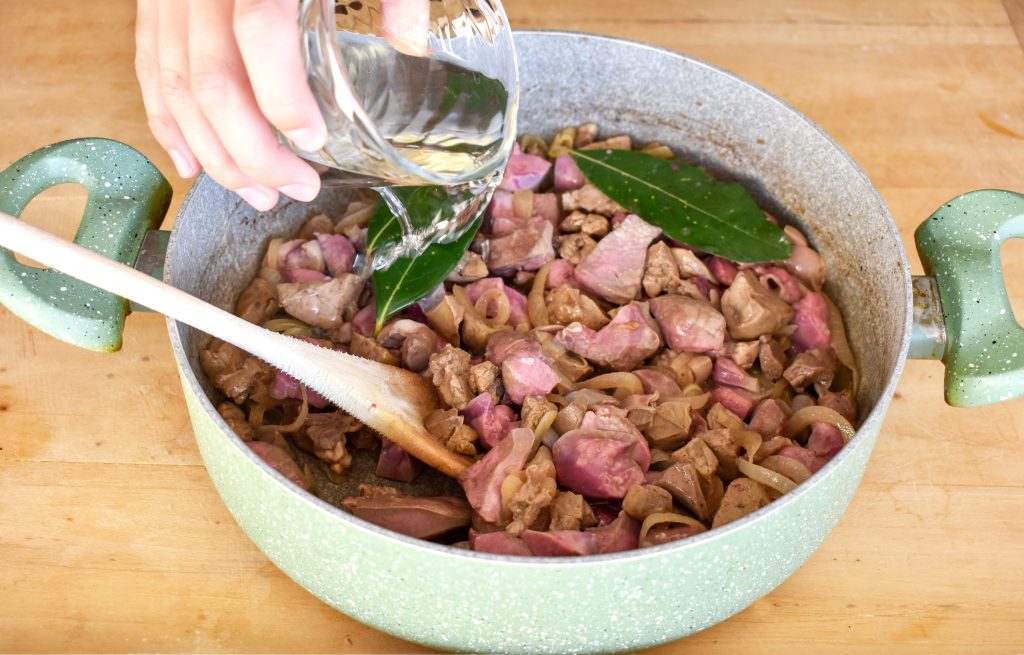 Coratella di agnello: la ricetta di un grande classico della cucina povera