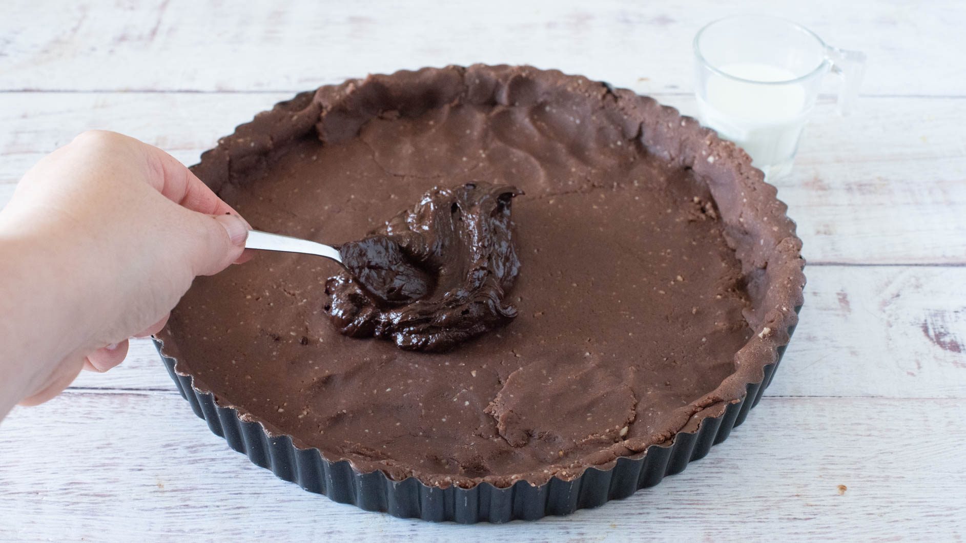 Crostata sacher: la ricetta della variante con frolla del celebre dolce ...