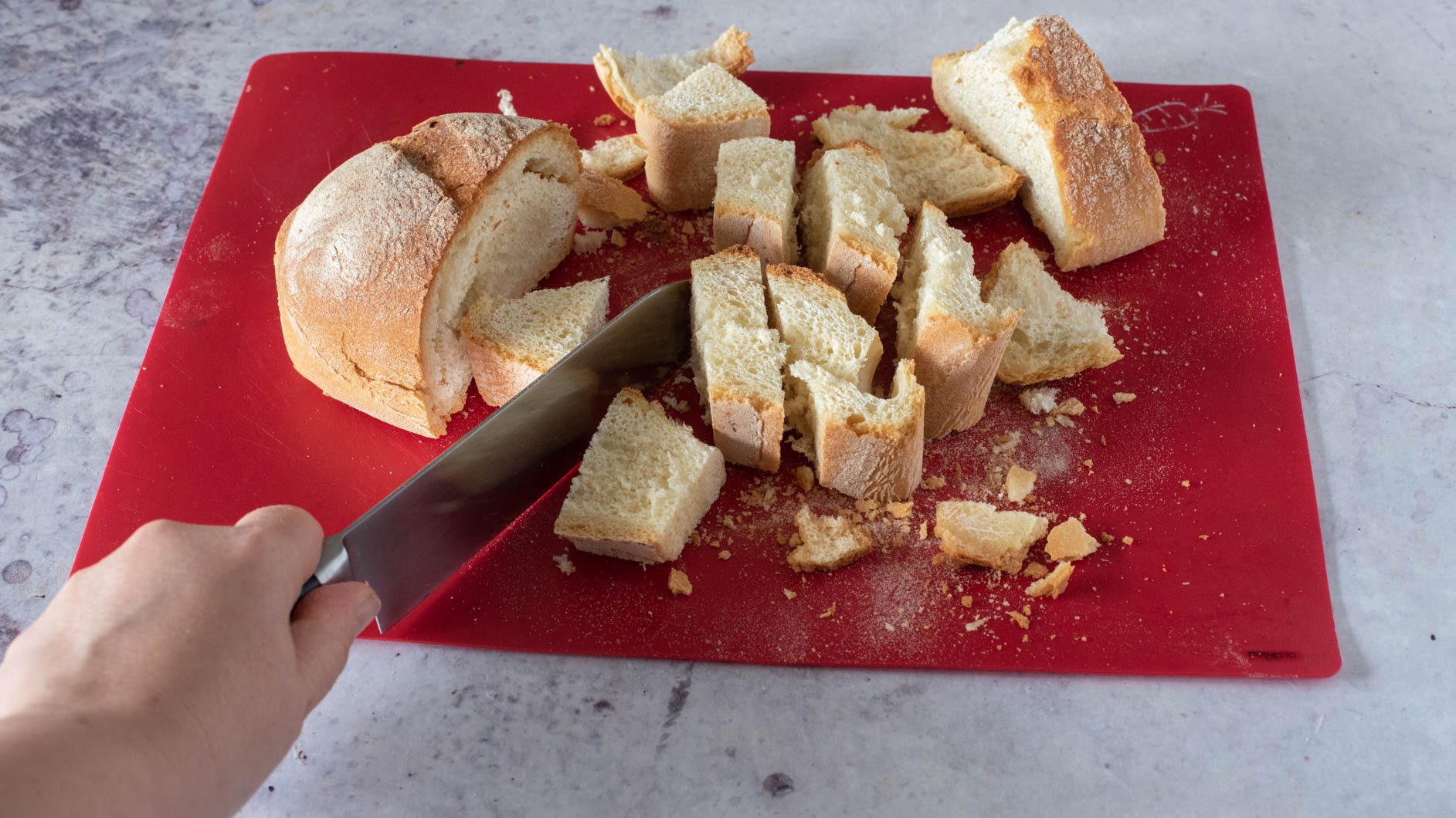 Pasta con la mollica: la ricetta del piatto povero semplice e gustoso