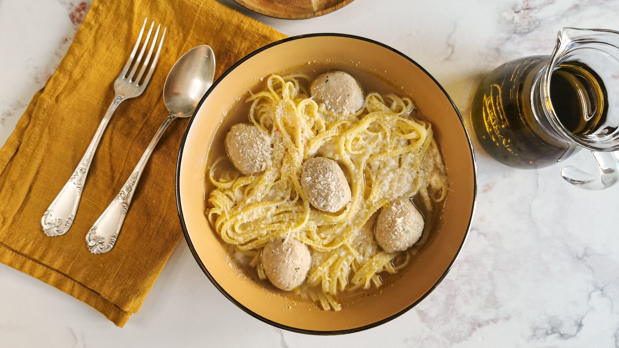 Pasta paddunedda: la ricetta in brodo con palline di carne tipica modicana