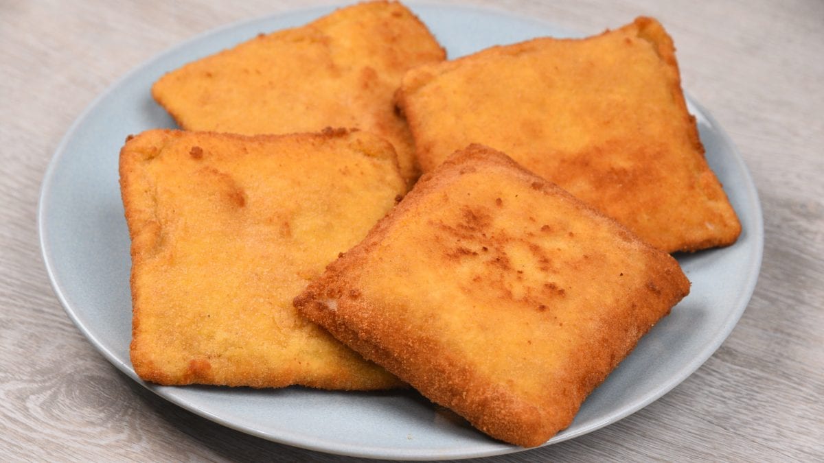 Toast fritti: la ricetta del secondo piatto sfizioso e stuzzicante
