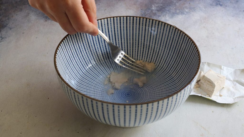 Frittelle di sciurilli: la ricetta campana dei fiori di zucca fritti