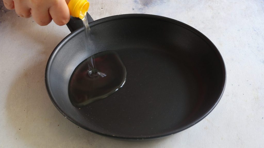 Frittelle di sciurilli: la ricetta campana dei fiori di zucca fritti