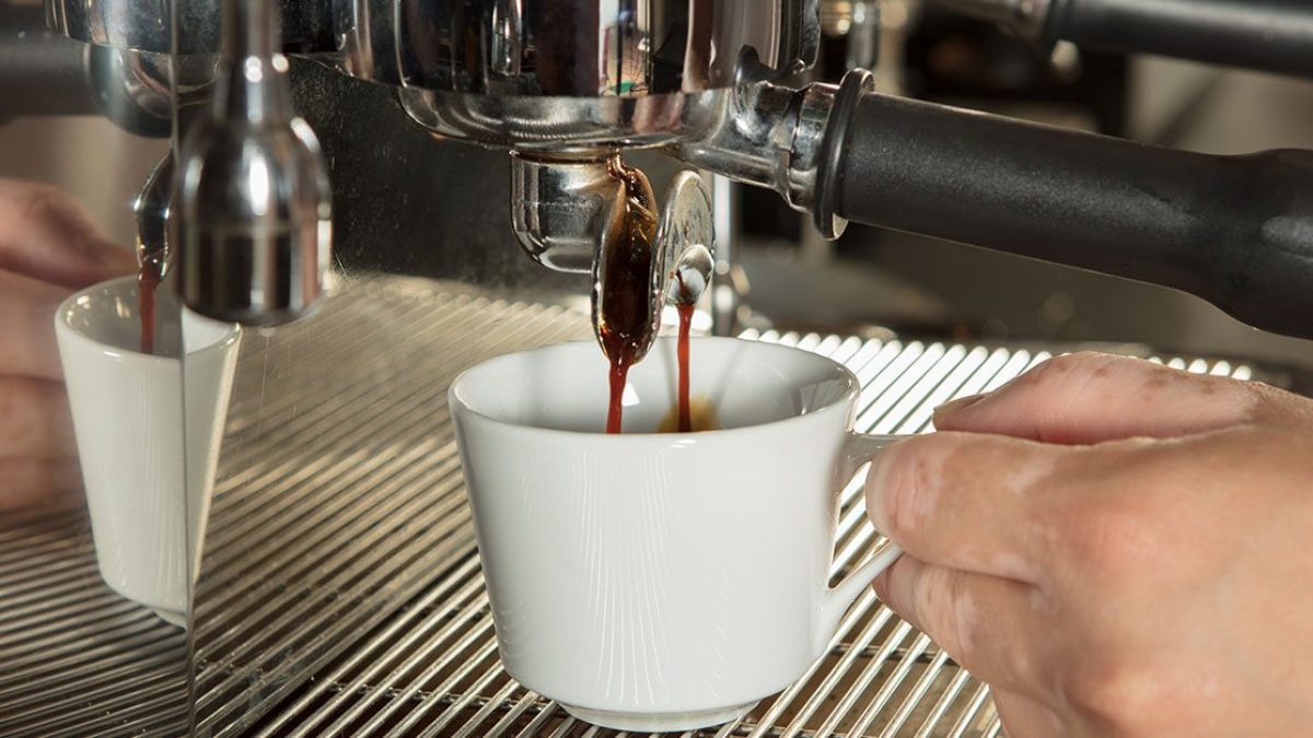 Caffè al bar: per gli esperti deve costare almeno 1,50 euro