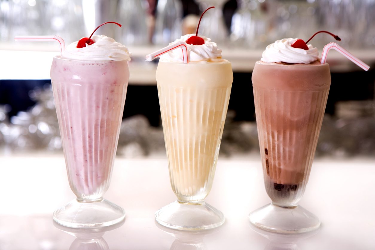 Tutte le differenze tra frappé, milkshake e smoothie