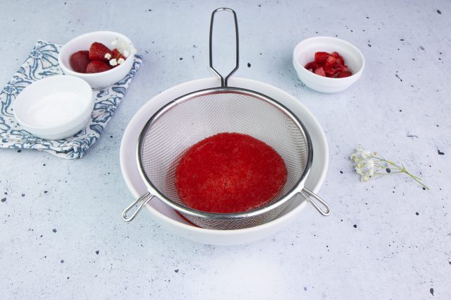Fior di fragola fatti in casa: al ricetta dei gelati semplici e deliziosi