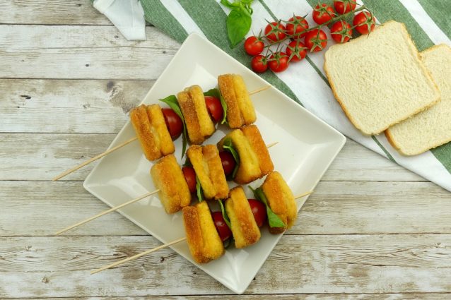 Spiedini di mozzarella in carrozza: la ricetta del finger food sfizioso ...