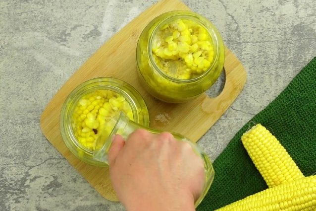 Mais conservato al naturale: la ricetta della conserva per l'inverno ...