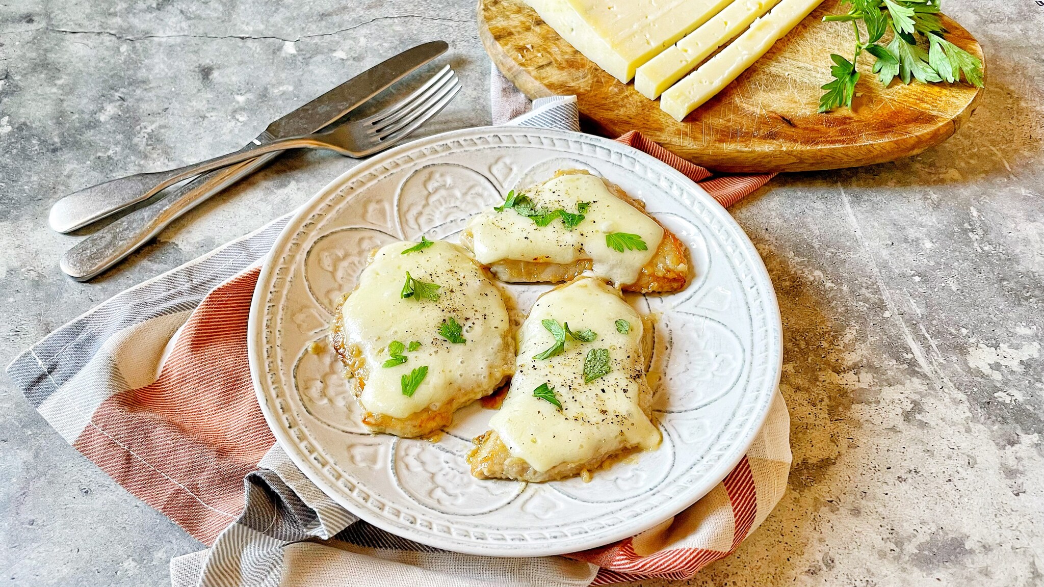 Scaloppine al formaggio: la ricetta del secondo appetitoso e filante