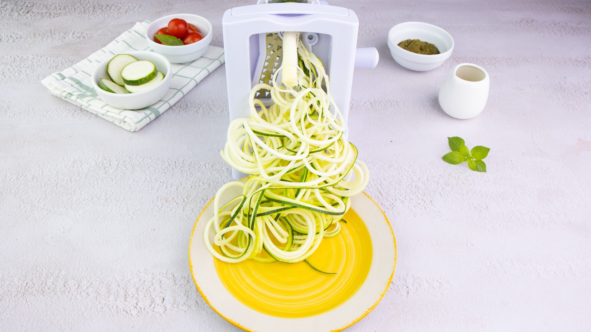 Spaghetti di zucchine: la ricetta del piatto fresco e leggero