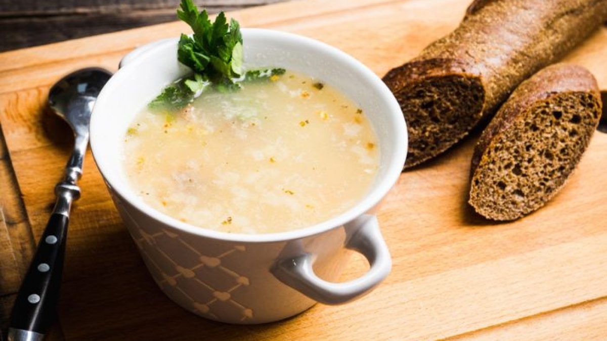 Minestra di patate: la ricetta del piatto semplice e cremoso