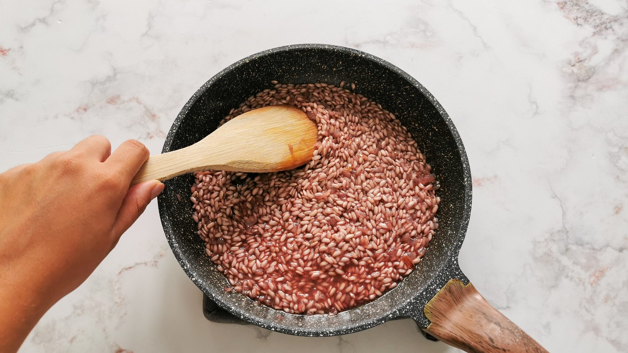 Risotto al Barolo: la ricetta del primo tipico piemontese raffinato e ...