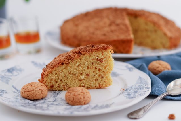 Torta agli amaretti: la ricetta del dolce soffice e profumato