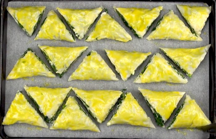 Triangolini di pasta fillo: la ricetta dell'antipasto veloce e sfizioso