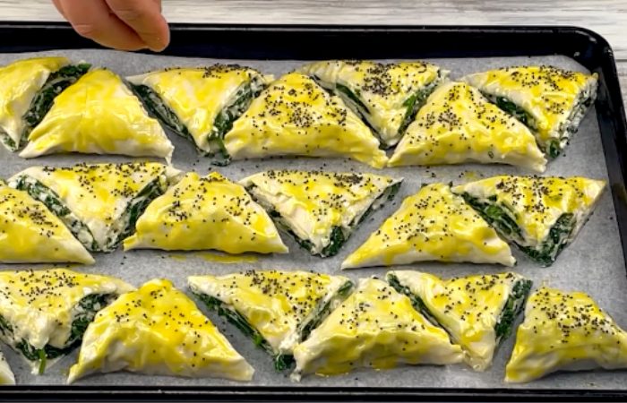 Triangolini di pasta fillo: la ricetta dell'antipasto veloce e sfizioso