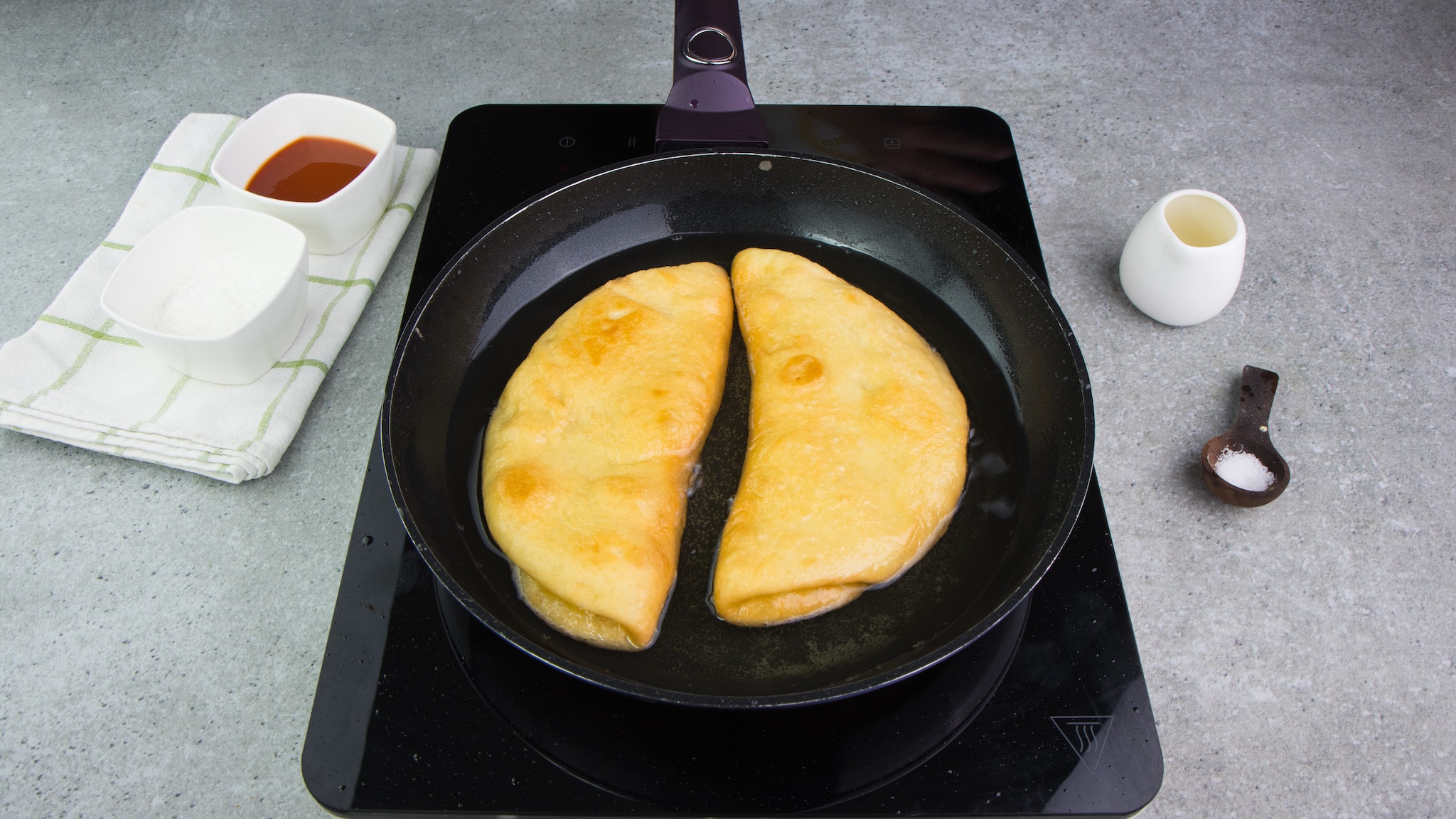 Pizza fritta: la ricetta per fare in casa il celebre street food partenopeo