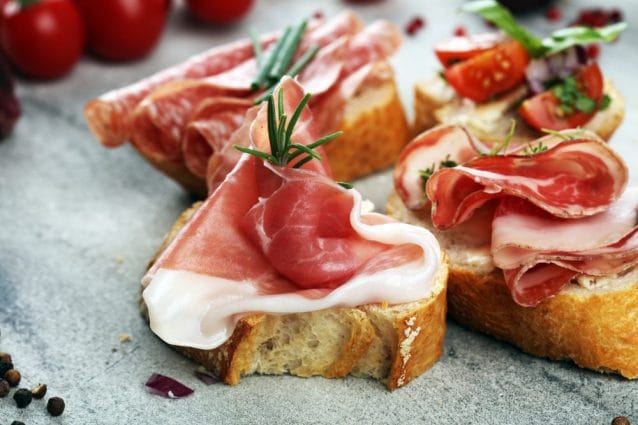 Prosciutto di Parma Dop: storia, produzione e caratteristiche dell ...