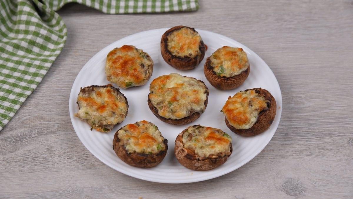 Funghi ripieni di formaggio: la ricetta semplice e gustosa
