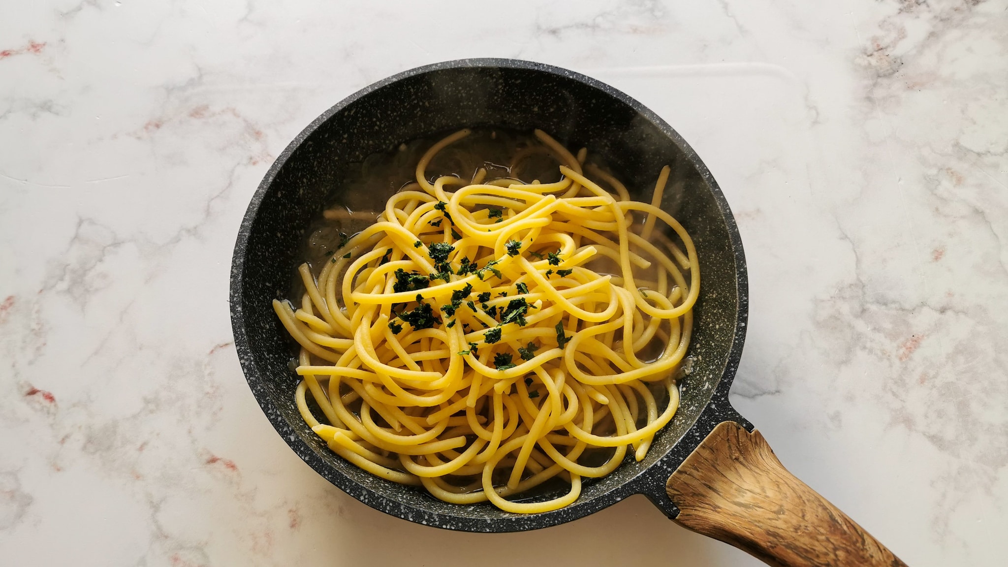 Bigoli in salsa: la ricetta del primo piatto veneto semplice e appetitoso