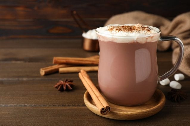 Cioccolata calda "gourmet": quando la dolce bevanda diventa un'opera d'arte