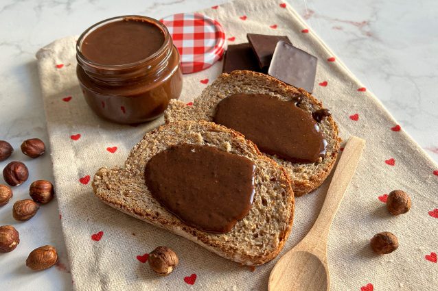 Nutella fatta in casa: la ricetta della versione casalinga della ...