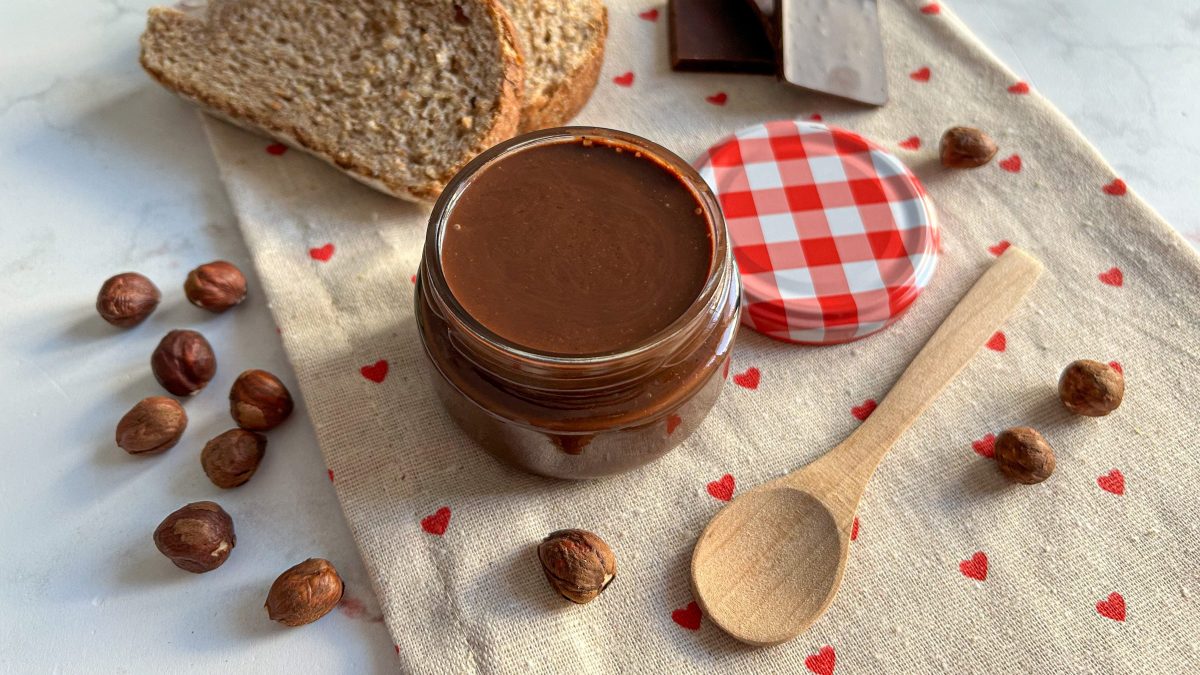 Nutella fatta in casa: la ricetta della versione casalinga della ...