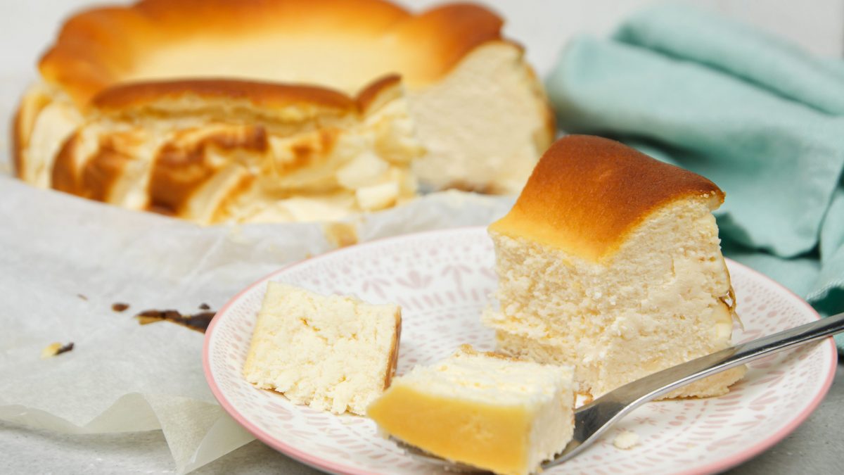 Cheesecake basca: la ricetta della torta deliziosa e originale