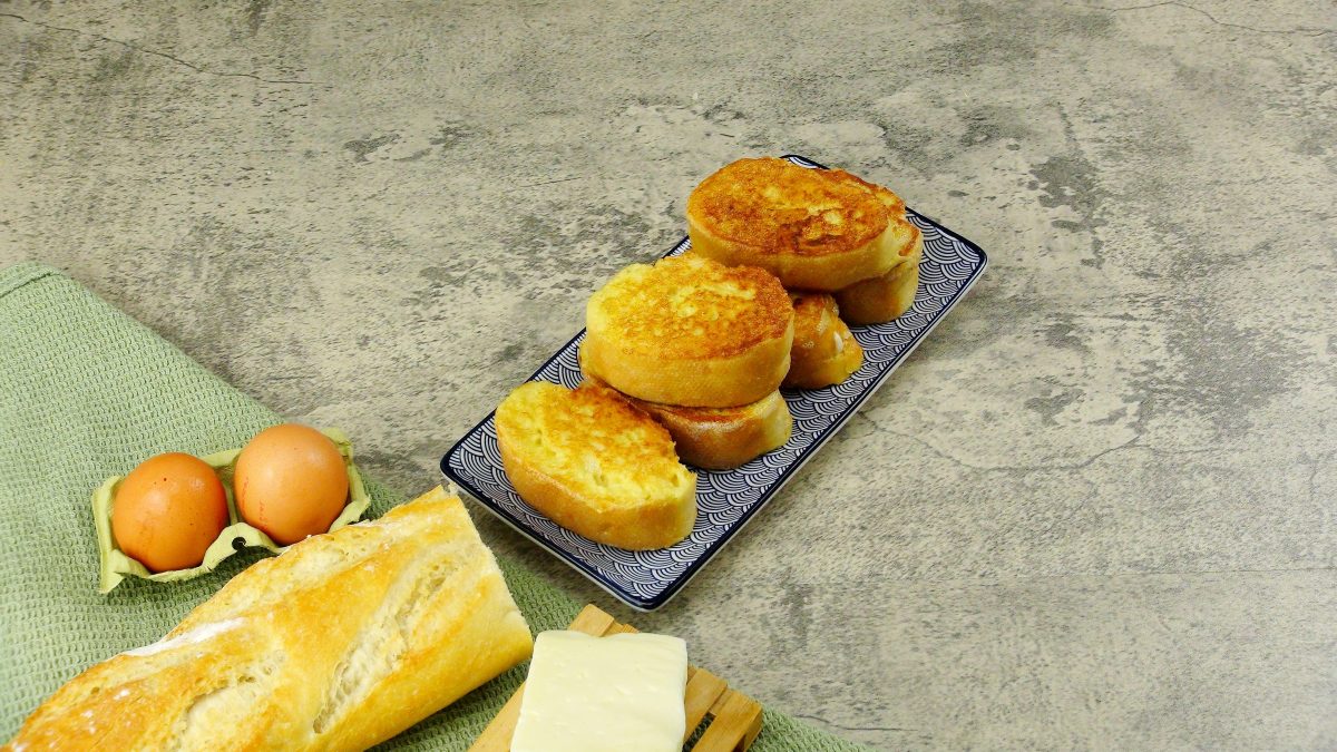 Pane fritto con formaggio: la ricetta da riciclo semplice e saporita