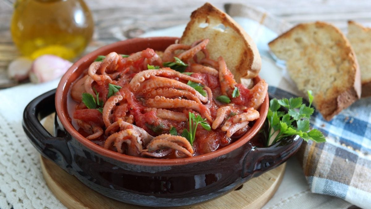 Polipetti affogati: la ricetta del piatto tipico della tradizione ...