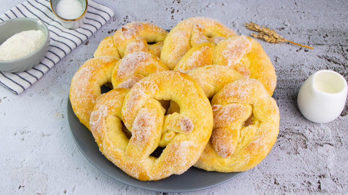 Bretzel dolci: la ricetta della variante dolce di un classico della ...