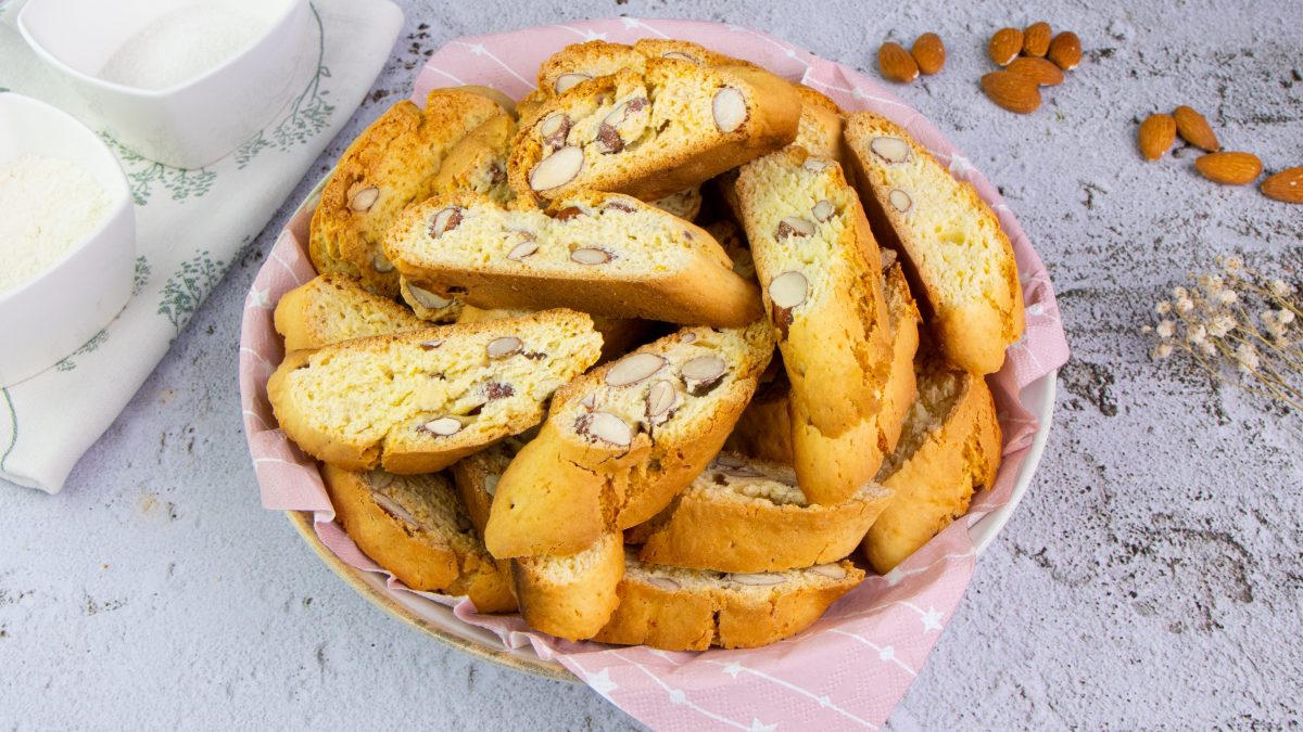Cantucci: la ricetta dei biscotti toscani fatti in casa
