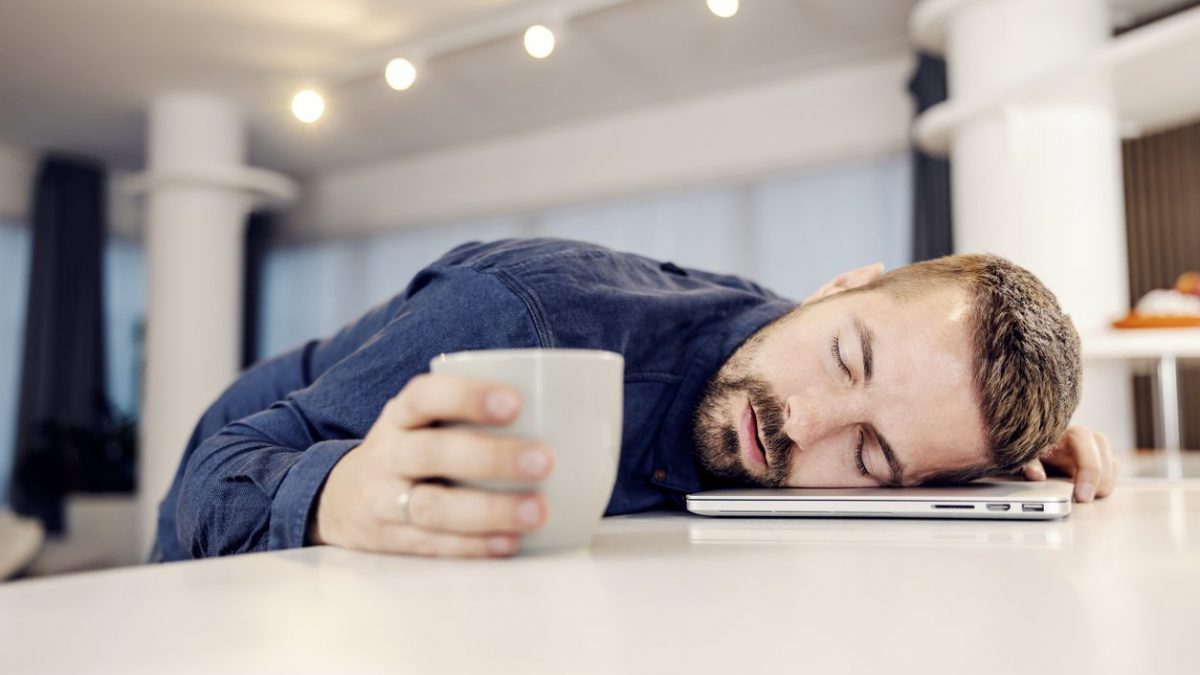 Sonnolenza postprandiale o food coma: cos'è e come evitarla