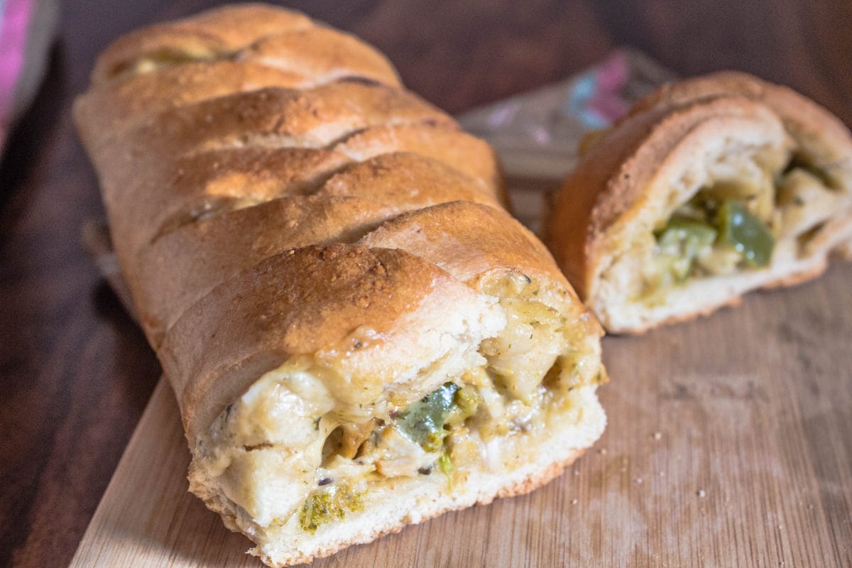 Chicken and broccoli braid: lovely combination of flavors