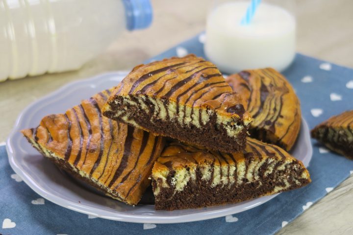 Zebra cake in a bottle: a brilliant way to prepare this unique and ...
