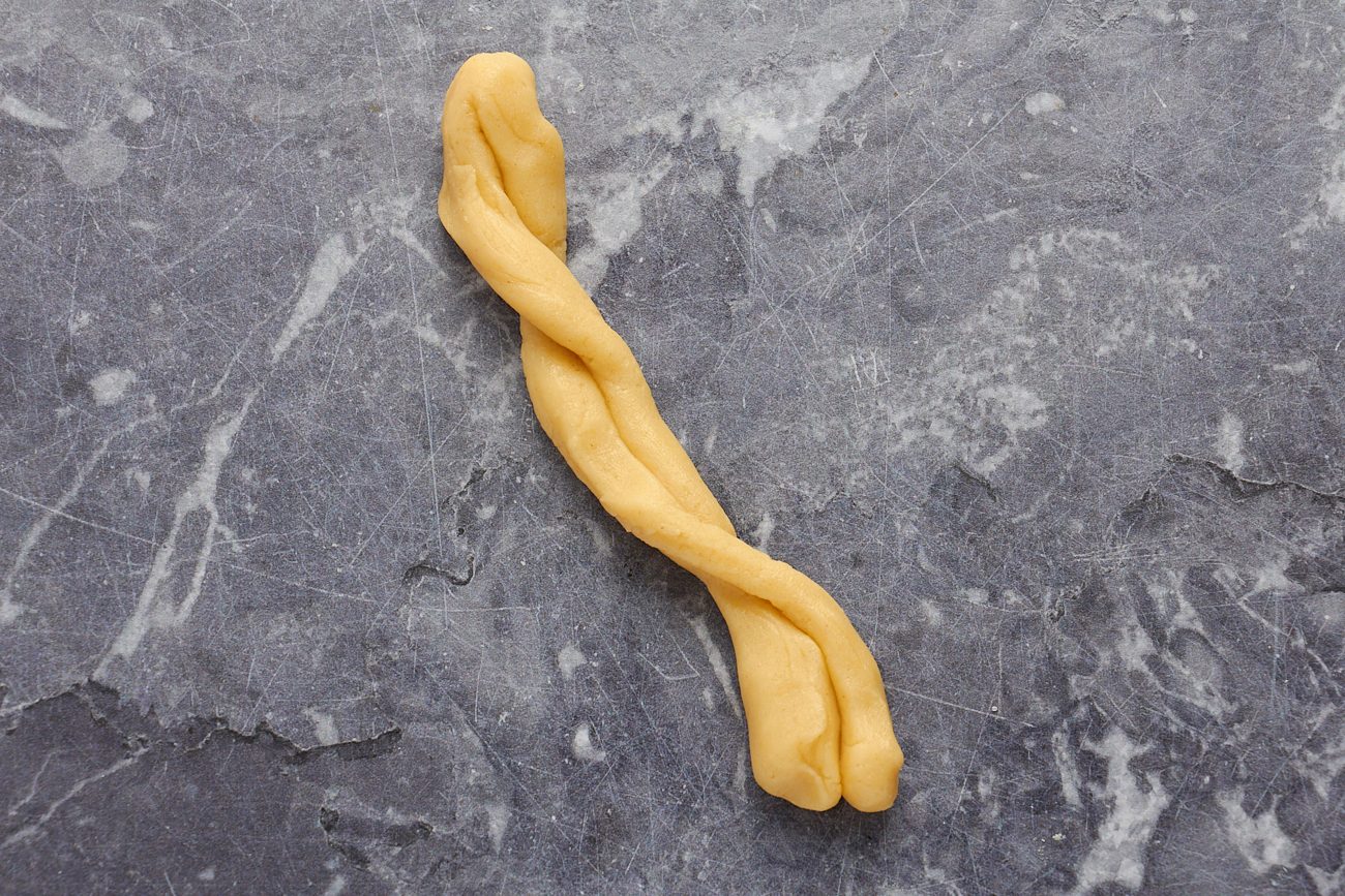 Koulourakia (Greek Easter Cookies)