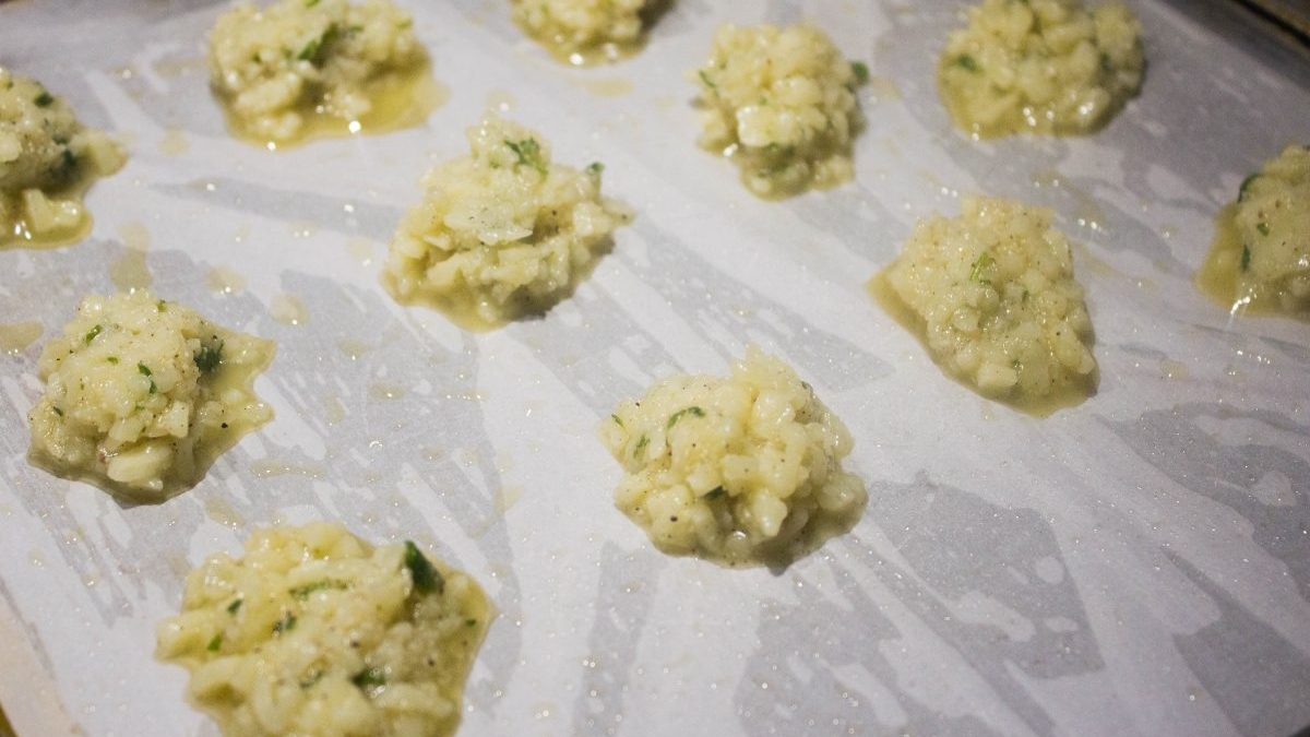 Baked cheese crisps: a quick and easy baked snack recipe!